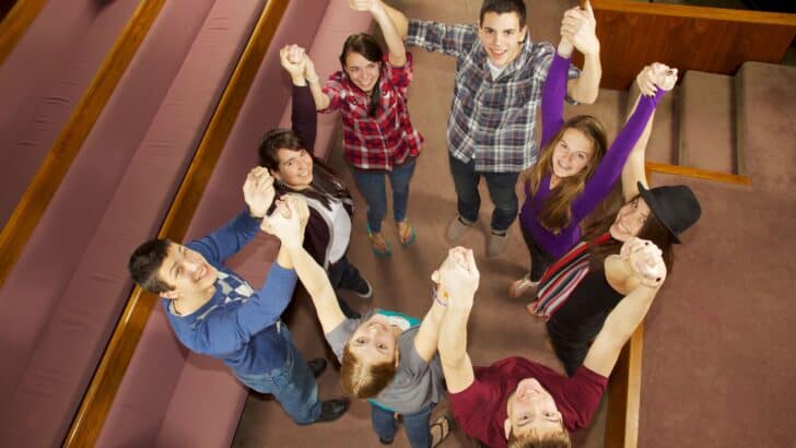 6 Quick Team Building Games To Energize Your Team | Think About Such Things