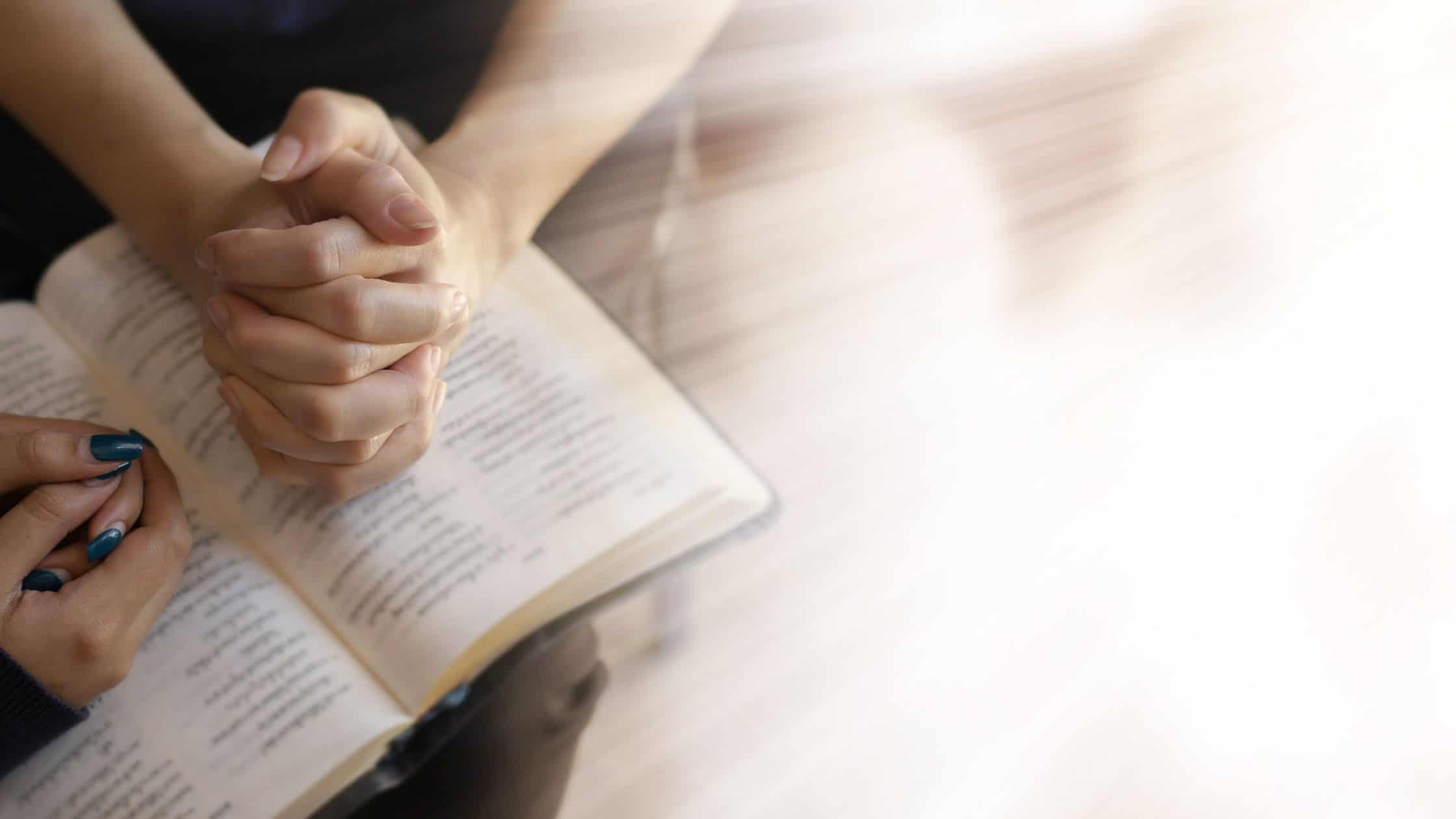 Praying The Promises Of God: A How-To Guide | Think About Such Things