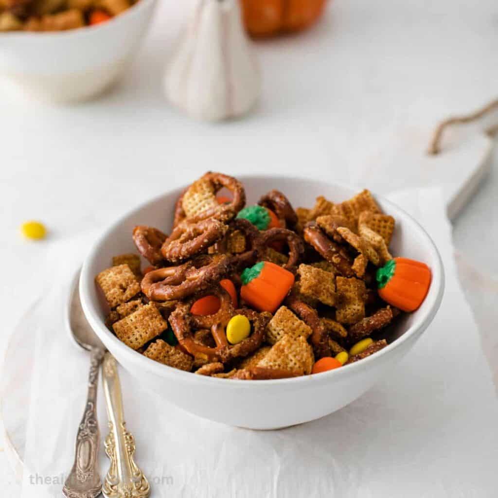 14 Irresistible Fall Snack Mixes To Savor This Season | Think About ...